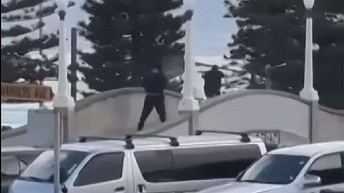 Bondi Beach shooting: Gunmen kill 9 people at Sydney’s Bondi Beach; 1 ...